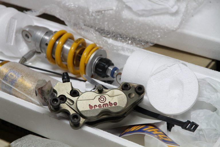 I make a Bimota SB6 Replica from Suzuki GAG. Parts to use, body side ...