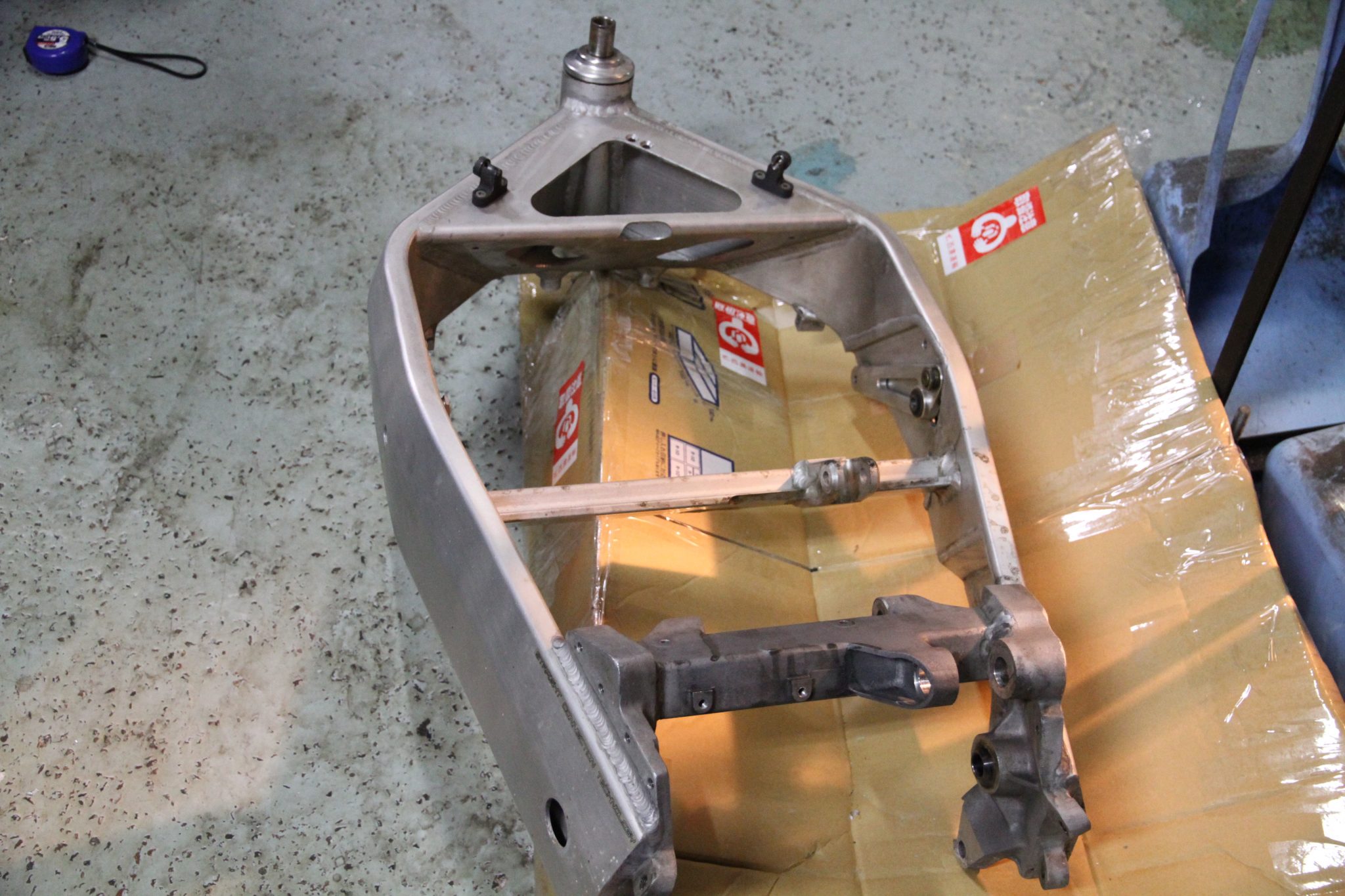 GAGをビモータSB6レプリカに_フレームの見本を預かりました | 荒木ファンキーマシン技報